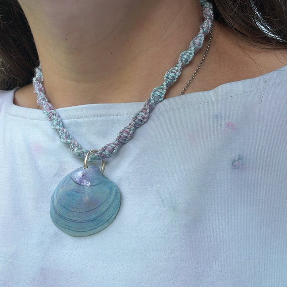 JRSDesignsltd | Jewelry | Clam Shell Macram Necklace | Poshmark